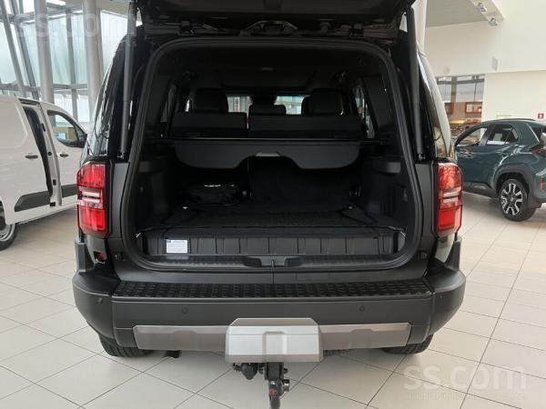 Melns Toyota Land Cruiser 2025 Rīga, ar dzinēja tilpumu 2.80 L un nobraukumu 2 tūkst. km par 91855 €, foto 5 vietnē AUTOMOTO.COM.LV