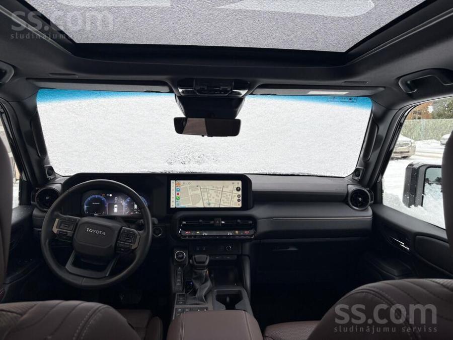 Black Toyota Land Cruiser 2025 in Riga, with an engine capacity of 2.80 L and mileage of 26 thousand km for 73500 €, photo 8 on AUTOMOTO.COM.LV