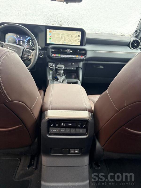 Black Toyota Land Cruiser 2025 in Riga, with an engine capacity of 2.80 L and mileage of 26 thousand km for 73500 €, photo 10 on AUTOMOTO.COM.LV
