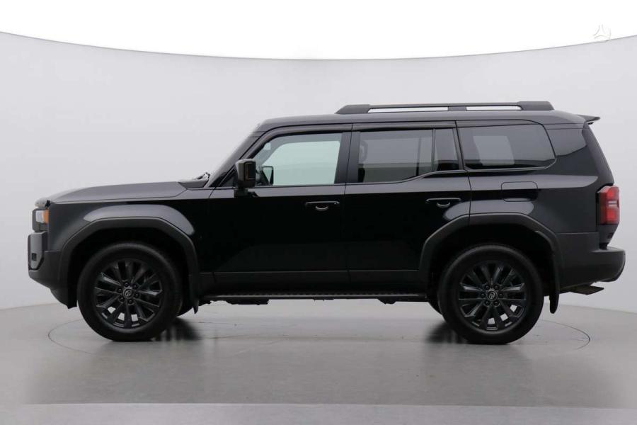 Melns Toyota Land Cruiser 2025 Viļņa, ar dzinēja tilpumu 2.76 L un nobraukumu 80 tūkst. km par 73000 €, foto 5 vietnē AUTOMOTO.COM.LV