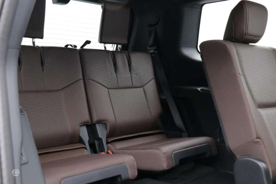 Melns Toyota Land Cruiser 2025 Viļņa, ar dzinēja tilpumu 2.76 L un nobraukumu 80 tūkst. km par 73000 €, foto 12 vietnē AUTOMOTO.COM.LV