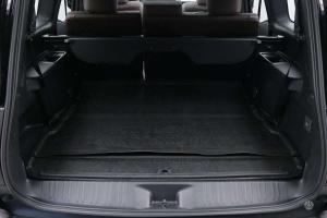 Melns Toyota Land Cruiser 2025 Viļņa, ar dzinēja tilpumu 2.76 L un nobraukumu 80 tūkst. km par 73000 €, foto 13 vietnē AUTOMOTO.COM.LV