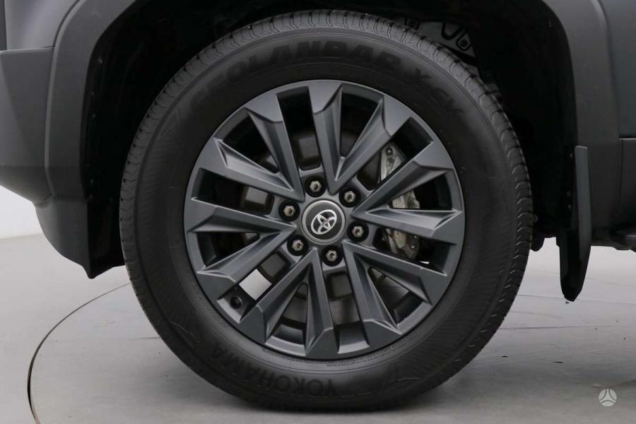 Melns Toyota Land Cruiser 2025 Viļņa, ar dzinēja tilpumu 2.76 L un nobraukumu 80 tūkst. km par 73000 €, foto 18 vietnē AUTOMOTO.COM.LV