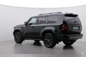 Melns Toyota Land Cruiser 2025 Viļņa, ar dzinēja tilpumu 2.76 L un nobraukumu 80 tūkst. km par 73000 €, foto 20 vietnē AUTOMOTO.COM.LV