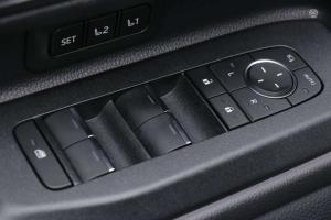 Melns Toyota Land Cruiser 2025 Viļņa, ar dzinēja tilpumu 2.76 L un nobraukumu 80 tūkst. km par 73000 €, foto 27 vietnē AUTOMOTO.COM.LV