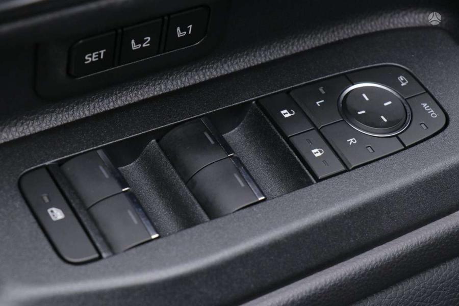Melns Toyota Land Cruiser 2025 Viļņa, ar dzinēja tilpumu 2.76 L un nobraukumu 80 tūkst. km par 73000 €, foto 27 vietnē AUTOMOTO.COM.LV