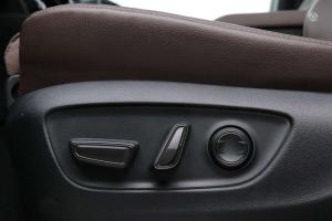 Melns Toyota Land Cruiser 2025 Viļņa, ar dzinēja tilpumu 2.76 L un nobraukumu 80 tūkst. km par 73000 €, foto 28 vietnē AUTOMOTO.COM.LV