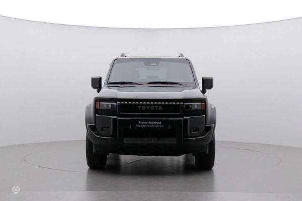 Melns Toyota Land Cruiser 2025 Viļņa, ar dzinēja tilpumu 2.76 L un nobraukumu 80 tūkst. km par 69900 €, foto 6 vietnē AUTOMOTO.COM.LV