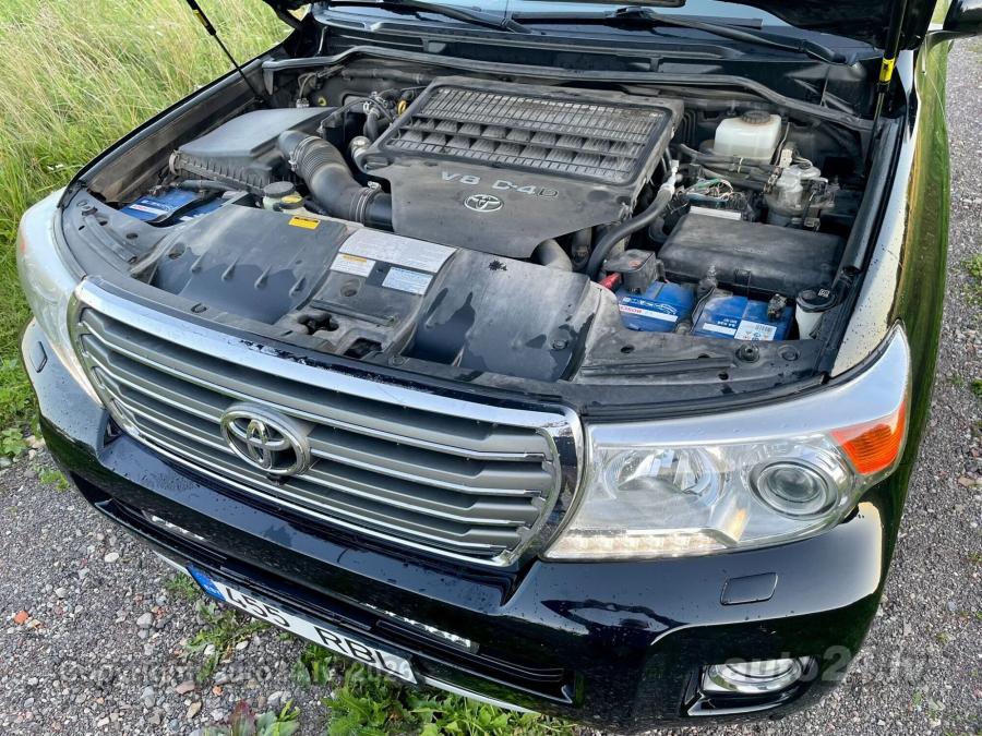 Melns Toyota Land Cruiser 2015 Kuresāre, ar dzinēja tilpumu 4.50 L un nobraukumu 213 tūkst. km par 49900 €, foto 7 vietnē AUTOMOTO.COM.LV