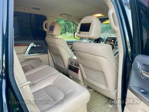 Melns Toyota Land Cruiser 2015 Kuresāre, ar dzinēja tilpumu 4.50 L un nobraukumu 213 tūkst. km par 49900 €, foto 10 vietnē AUTOMOTO.COM.LV