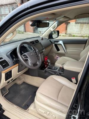 Melns Toyota Land Cruiser 2022 Rīga, ar dzinēja tilpumu 2.80 L un nobraukumu 50 tūkst. km par 52500 €, foto 8 vietnē AUTOMOTO.COM.LV