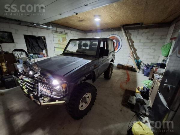 Blue Toyota Land Cruiser 1989 in Jurmala, with an engine capacity of 2.40 L and mileage of 220 thousand km for 3900 €, photo 1 on AUTOMOTO.COM.LV