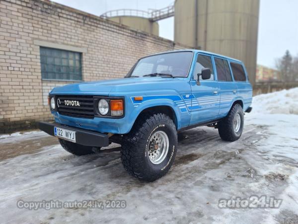 Zils Toyota Land Cruiser 1984 Tallina, ar dzinēja tilpumu 4.00 L un nobraukumu 429 tūkst. km par 12500 €, foto 1 vietnē AUTOMOTO.COM.LV