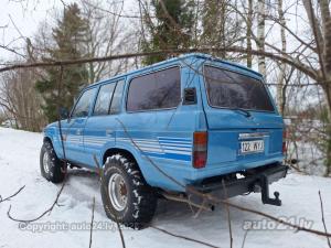Blue Toyota Land Cruiser 1984 in Tallinn, with an engine capacity of 4.00 L and mileage of 429 thousand km for 12500 €, photo 10 on AUTOMOTO.COM.LV