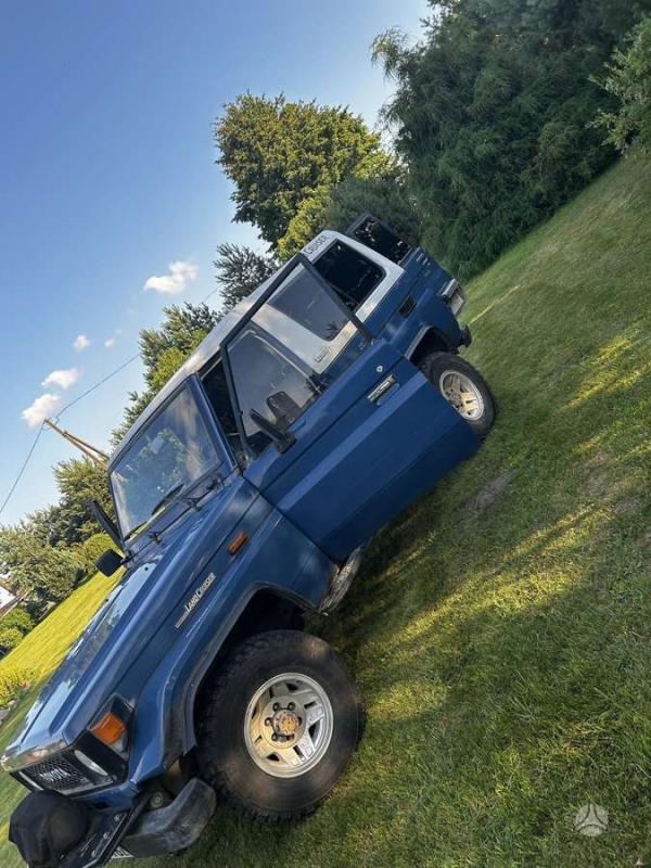 Blue Toyota Land Cruiser 1988 in Klaipeda, with an engine capacity of 4.00 L and mileage of 173 thousand km for 11000 €, photo 4 on AUTOMOTO.COM.LV