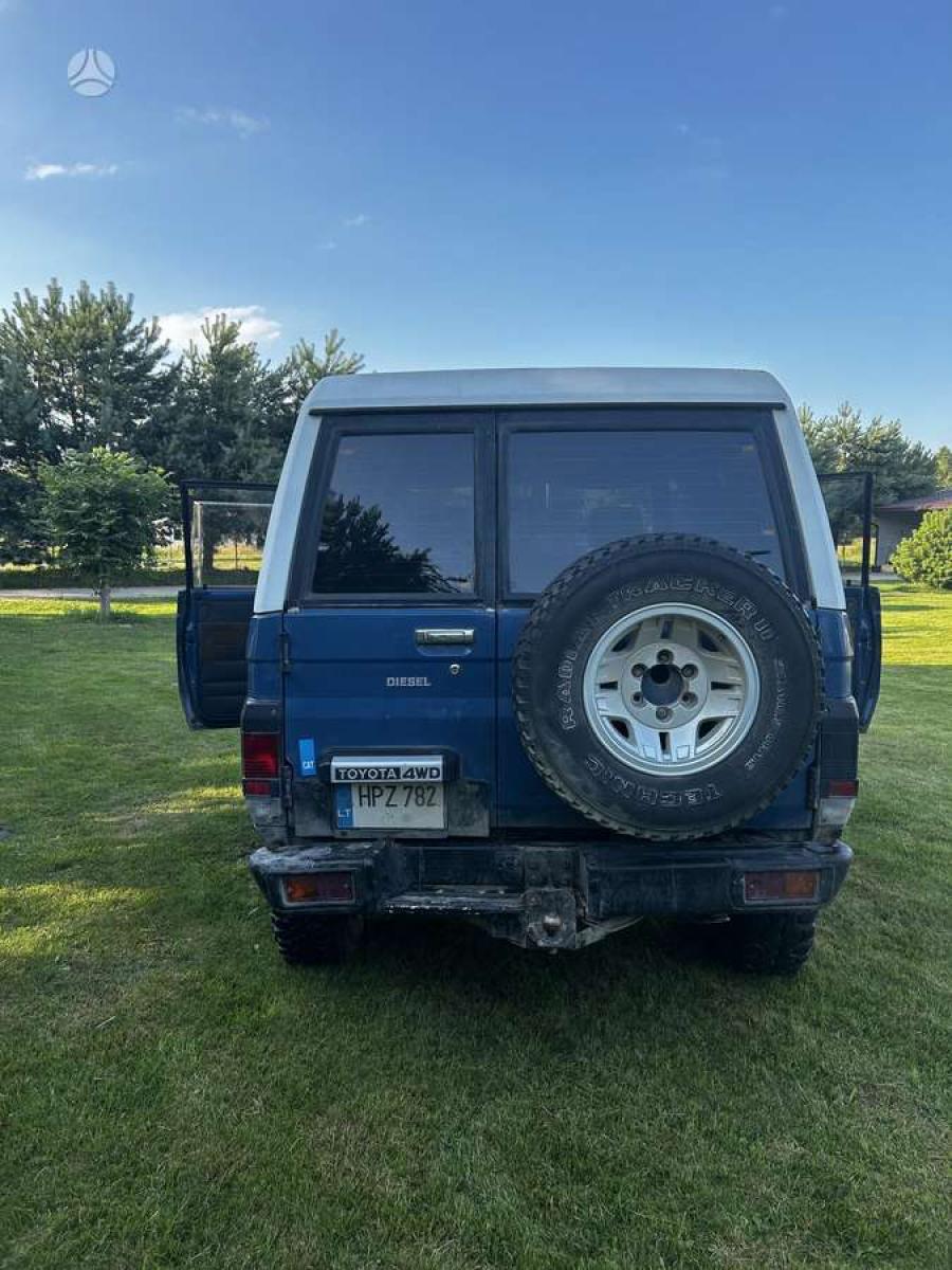Blue Toyota Land Cruiser 1988 in Klaipeda, with an engine capacity of 4.00 L and mileage of 173 thousand km for 11000 €, photo 6 on AUTOMOTO.COM.LV