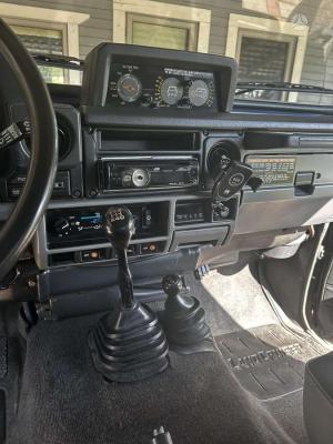 Blue Toyota Land Cruiser 1988 in Klaipeda, with an engine capacity of 4.00 L and mileage of 173 thousand km for 11000 €, photo 9 on AUTOMOTO.COM.LV