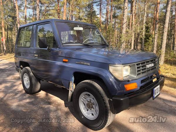 Blue Toyota Land Cruiser 1993 in Saue, with an engine capacity of 2.40 L and mileage of 180 thousand km for 15500 €, photo 1 on AUTOMOTO.COM.LV