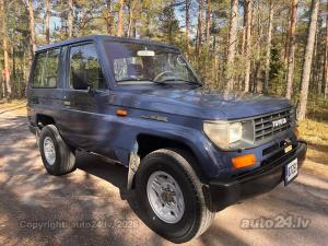 Blue Toyota Land Cruiser 1993 in Saue, with an engine capacity of 2.40 L and mileage of 180 thousand km for 15500 €, photo  on AUTOMOTO.COM.LV