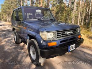Blue Toyota Land Cruiser 1993 in Saue, with an engine capacity of 2.40 L and mileage of 180 thousand km for 15500 €, photo 3 on AUTOMOTO.COM.LV