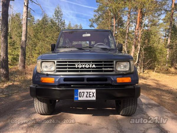 Blue Toyota Land Cruiser 1993 in Saue, with an engine capacity of 2.40 L and mileage of 180 thousand km for 15500 €, photo 3 on AUTOMOTO.COM.LV
