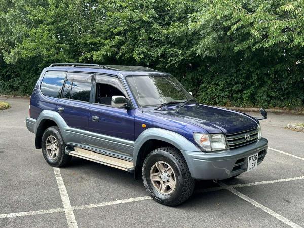 Zils Toyota Land Cruiser 1996 Pērnava, ar dzinēja tilpumu 3.00 L un nobraukumu 257 tūkst. km par 4900 €, foto 1 vietnē AUTOMOTO.COM.LV