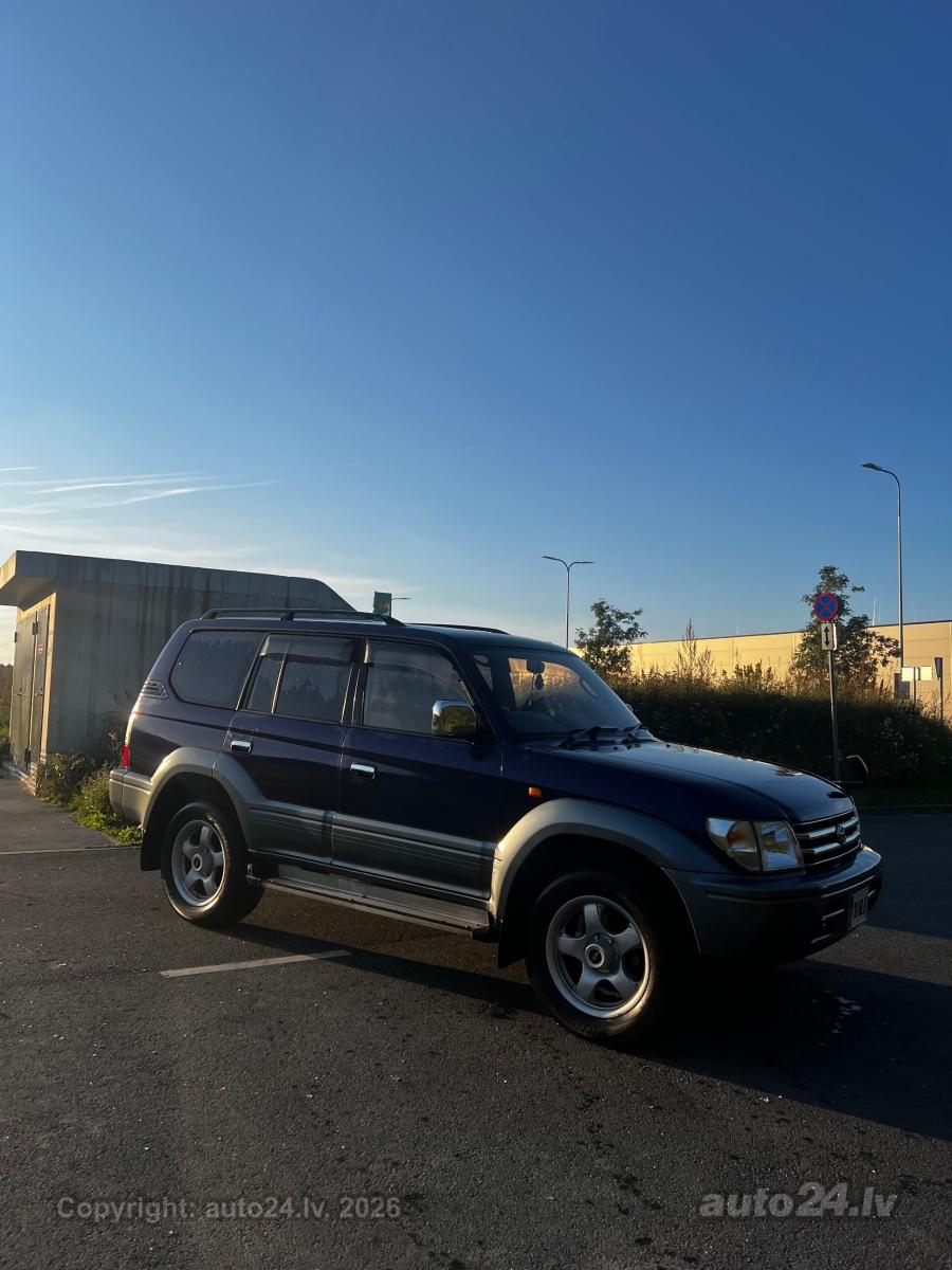 Zils Toyota Land Cruiser 1996 Tallina, ar dzinēja tilpumu 3.00 L un nobraukumu 160 tūkst. km par 5999 €, foto 3 vietnē AUTOMOTO.COM.LV