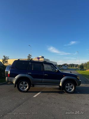 Zils Toyota Land Cruiser 1996 Tallina, ar dzinēja tilpumu 3.00 L un nobraukumu 160 tūkst. km par 5999 €, foto 4 vietnē AUTOMOTO.COM.LV