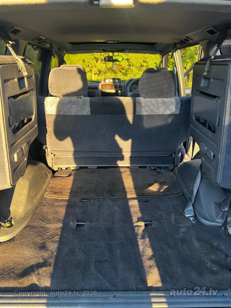 Zils Toyota Land Cruiser 1996 Tallina, ar dzinēja tilpumu 3.00 L un nobraukumu 160 tūkst. km par 5999 €, foto 13 vietnē AUTOMOTO.COM.LV