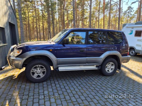 Blue Toyota Land Cruiser 1998 in Tallinn, with an engine capacity of 3.00 L and mileage of 295 thousand km for 6599 €, photo 4 on AUTOMOTO.COM.LV