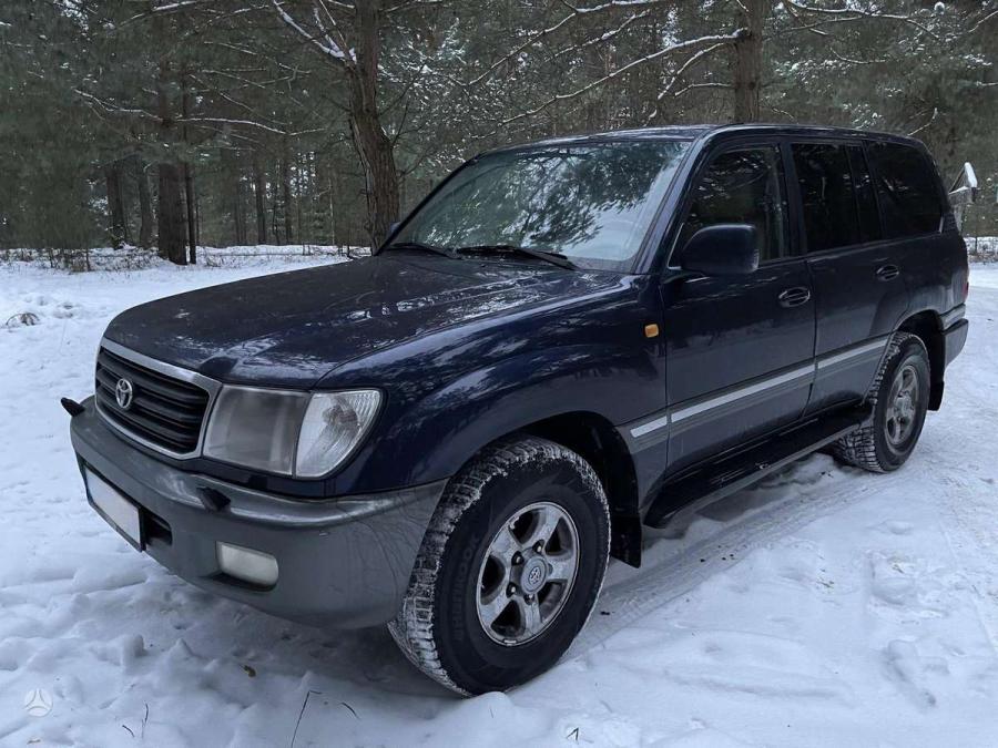 Blue Toyota Land Cruiser 2000 in Utena, with an engine capacity of 4.16 L and mileage of 440 thousand km for 15350 €, photo 13 on AUTOMOTO.COM.LV