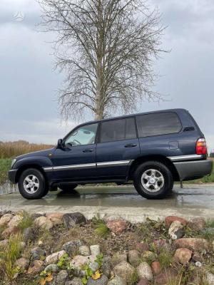 Blue Toyota Land Cruiser 2000 in Utena, with an engine capacity of 4.16 L and mileage of 440 thousand km for 15350 €, photo 21 on AUTOMOTO.COM.LV