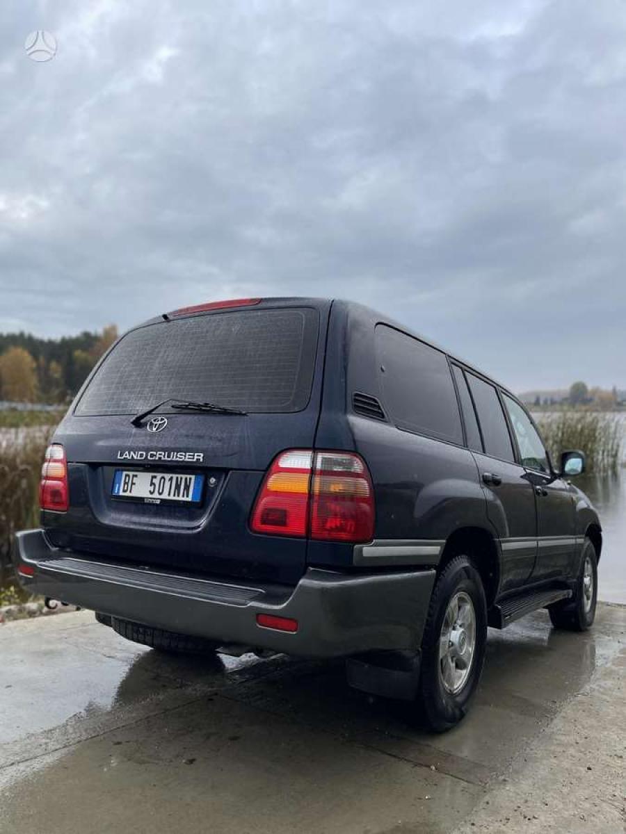 Blue Toyota Land Cruiser 2000 in Utena, with an engine capacity of 4.16 L and mileage of 440 thousand km for 15350 €, photo 23 on AUTOMOTO.COM.LV
