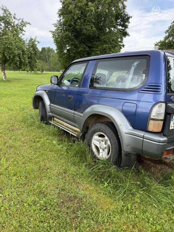 Blue Toyota Land Cruiser 2000 in Moletai, with an engine capacity of 2.98 L and mileage of 152 thousand km for 3900 €, photo 4 on AUTOMOTO.COM.LV