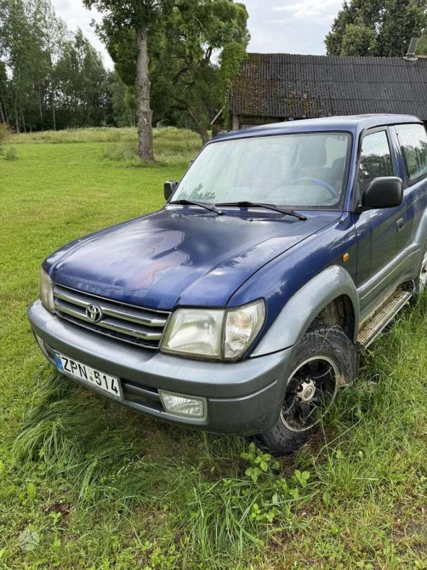 Blue Toyota Land Cruiser 2000 in Moletai, with an engine capacity of 2.98 L and mileage of 152 thousand km for 3900 €, photo 5 on AUTOMOTO.COM.LV
