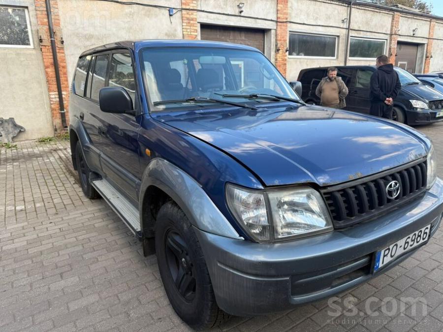 Zils Toyota Land Cruiser 2001 Rīga, ar dzinēja tilpumu 3.00 L un nobraukumu 303 tūkst. km par 4850 €, foto 2 vietnē AUTOMOTO.COM.LV