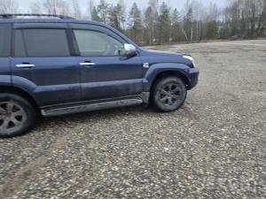 Zils Toyota Land Cruiser 2003 Valka, ar dzinēja tilpumu 3.00 L un nobraukumu 335 tūkst. km par 6100 €, foto 5 vietnē AUTOMOTO.COM.LV