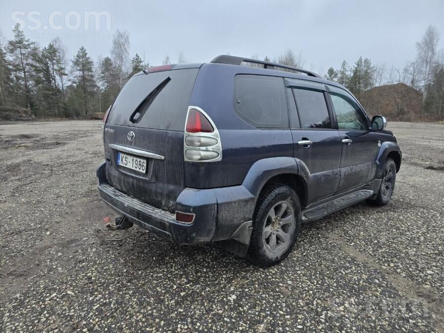 Zils Toyota Land Cruiser 2003 Valka, ar dzinēja tilpumu 3.00 L un nobraukumu 335 tūkst. km par 6100 €, foto 8 vietnē AUTOMOTO.COM.LV