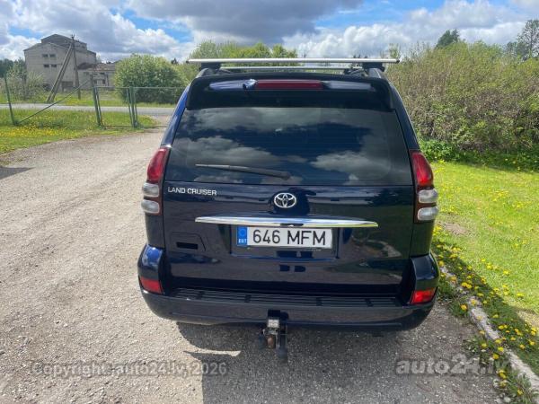 Blue Toyota Land Cruiser 2006 in Parnu, with an engine capacity of 3.00 L and mileage of 398 thousand km for 12000 €, photo 3 on AUTOMOTO.COM.LV
