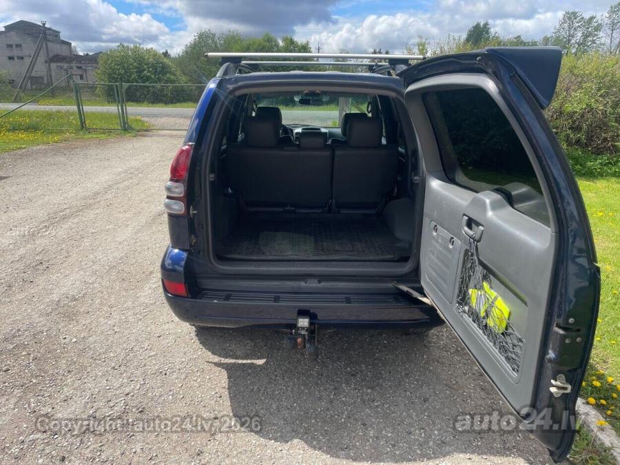 Blue Toyota Land Cruiser 2006 in Parnu, with an engine capacity of 3.00 L and mileage of 398 thousand km for 12000 €, photo 5 on AUTOMOTO.COM.LV