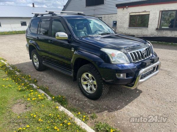 Blue Toyota Land Cruiser 2006 in Parnu, with an engine capacity of 3.00 L and mileage of 398 thousand km for 12000 €, photo 6 on AUTOMOTO.COM.LV