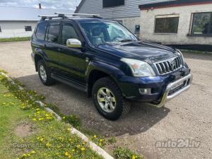 Blue Toyota Land Cruiser 2006 in Parnu, with an engine capacity of 3.00 L and mileage of 398 thousand km for 12000 €, photo 6 on AUTOMOTO.COM.LV