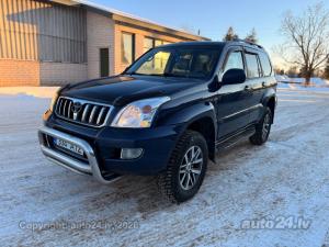 Zils Toyota Land Cruiser 2006 Tallina, ar dzinēja tilpumu 3.00 L un nobraukumu 285 tūkst. km par 7900 €, foto  vietnē AUTOMOTO.COM.LV