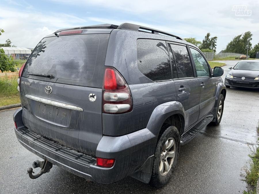 Zils Toyota Land Cruiser 2006 Viļņa, ar dzinēja tilpumu 3.00 L un nobraukumu 325 tūkst. km par 9600 €, foto 5 vietnē AUTOMOTO.COM.LV