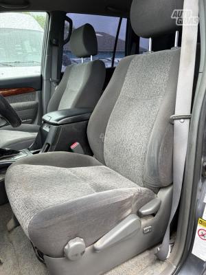 Zils Toyota Land Cruiser 2006 Viļņa, ar dzinēja tilpumu 3.00 L un nobraukumu 325 tūkst. km par 9600 €, foto 20 vietnē AUTOMOTO.COM.LV