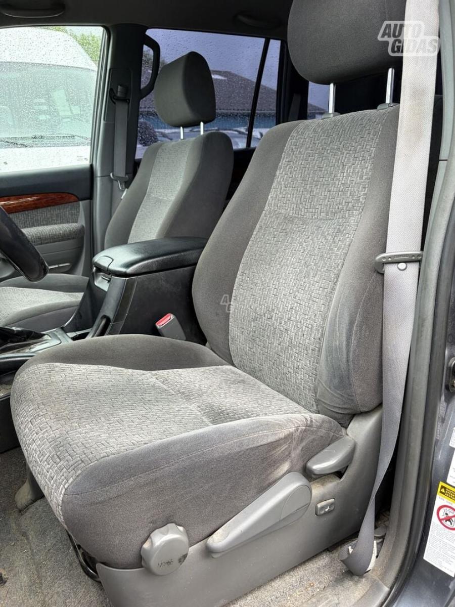 Zils Toyota Land Cruiser 2006 Viļņa, ar dzinēja tilpumu 3.00 L un nobraukumu 325 tūkst. km par 9600 €, foto 20 vietnē AUTOMOTO.COM.LV