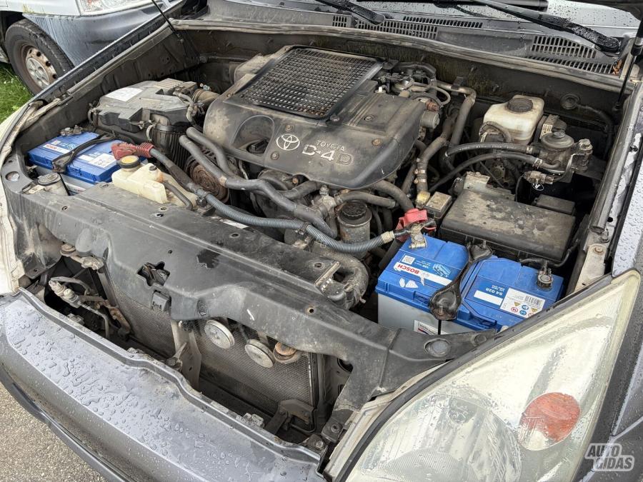 Blue Toyota Land Cruiser 2006 in Vilnius, with an engine capacity of 3.00 L and mileage of 325 thousand km for 9600 €, photo 14 on AUTOMOTO.COM.LV