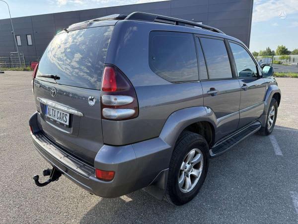 Blue Toyota Land Cruiser 2006 in Vilnius, with an engine capacity of 2.98 L and mileage of 325 thousand km for 9399 €, photo 4 on AUTOMOTO.COM.LV