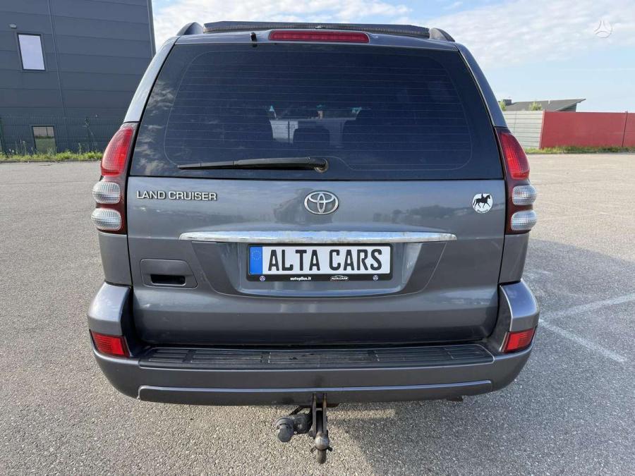 Blue Toyota Land Cruiser 2006 in Vilnius, with an engine capacity of 2.98 L and mileage of 325 thousand km for 9399 €, photo 6 on AUTOMOTO.COM.LV