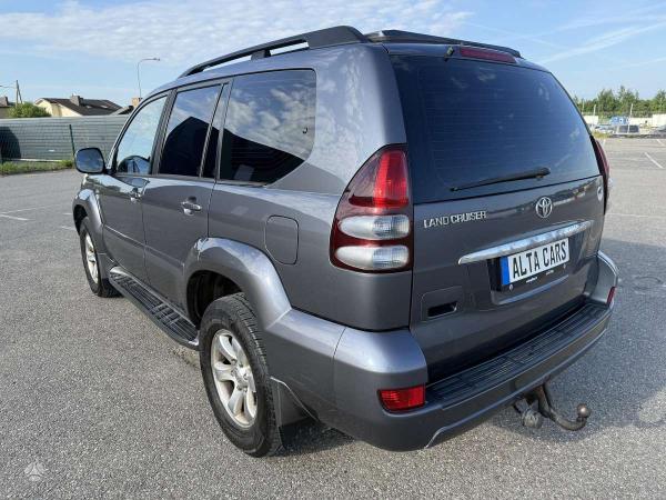 Blue Toyota Land Cruiser 2006 in Vilnius, with an engine capacity of 2.98 L and mileage of 325 thousand km for 9399 €, photo 6 on AUTOMOTO.COM.LV